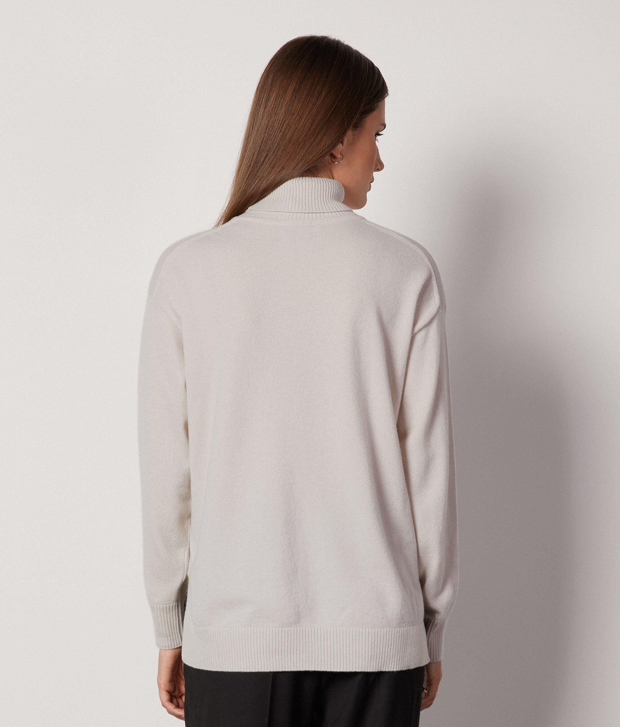 スリット入り ウルトラソフトカシミヤ タートルネックセーター - タートルネック | Falconeri