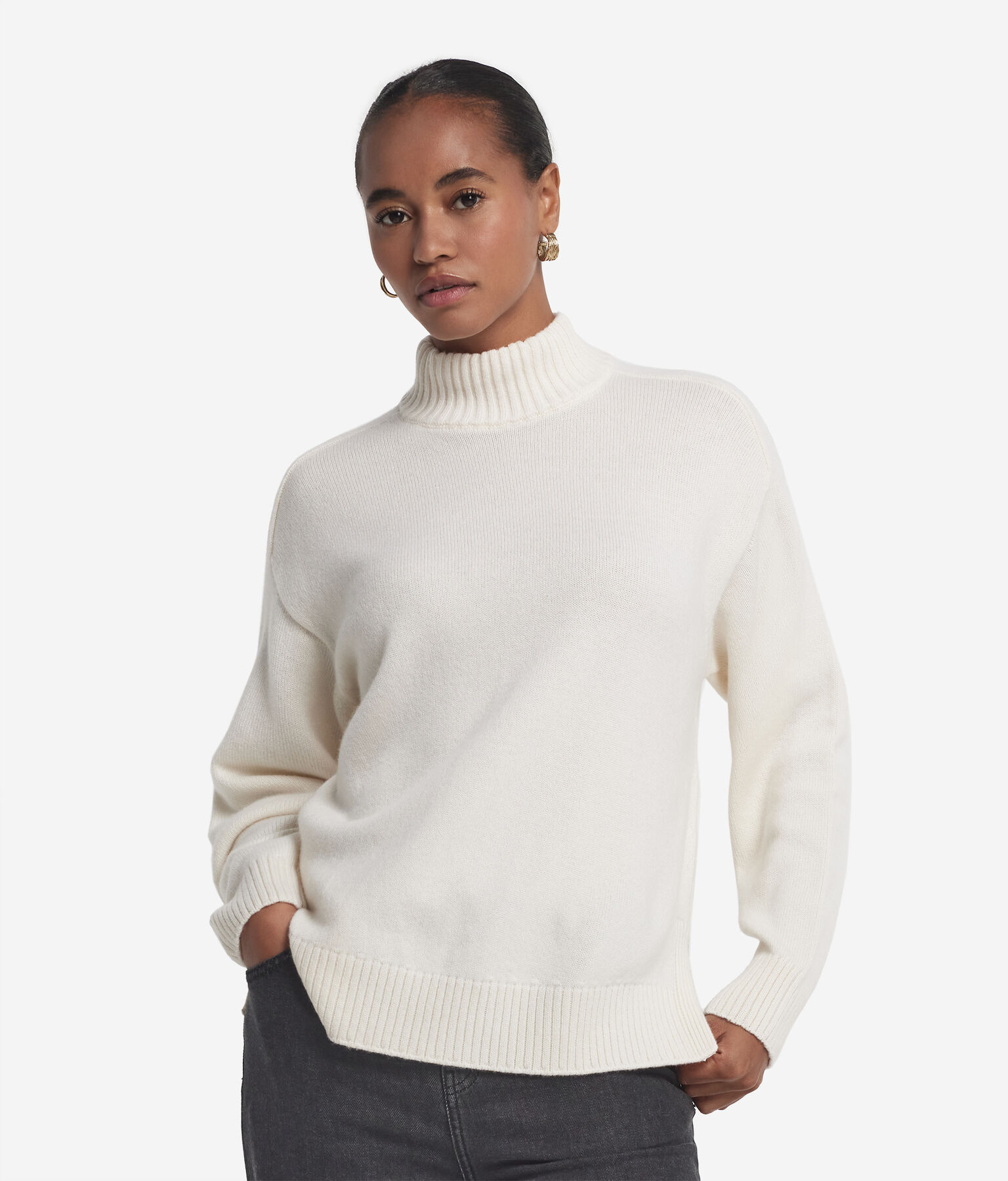 Maglieria cashmere donna: maglioni in filati pregiati | Falconeri