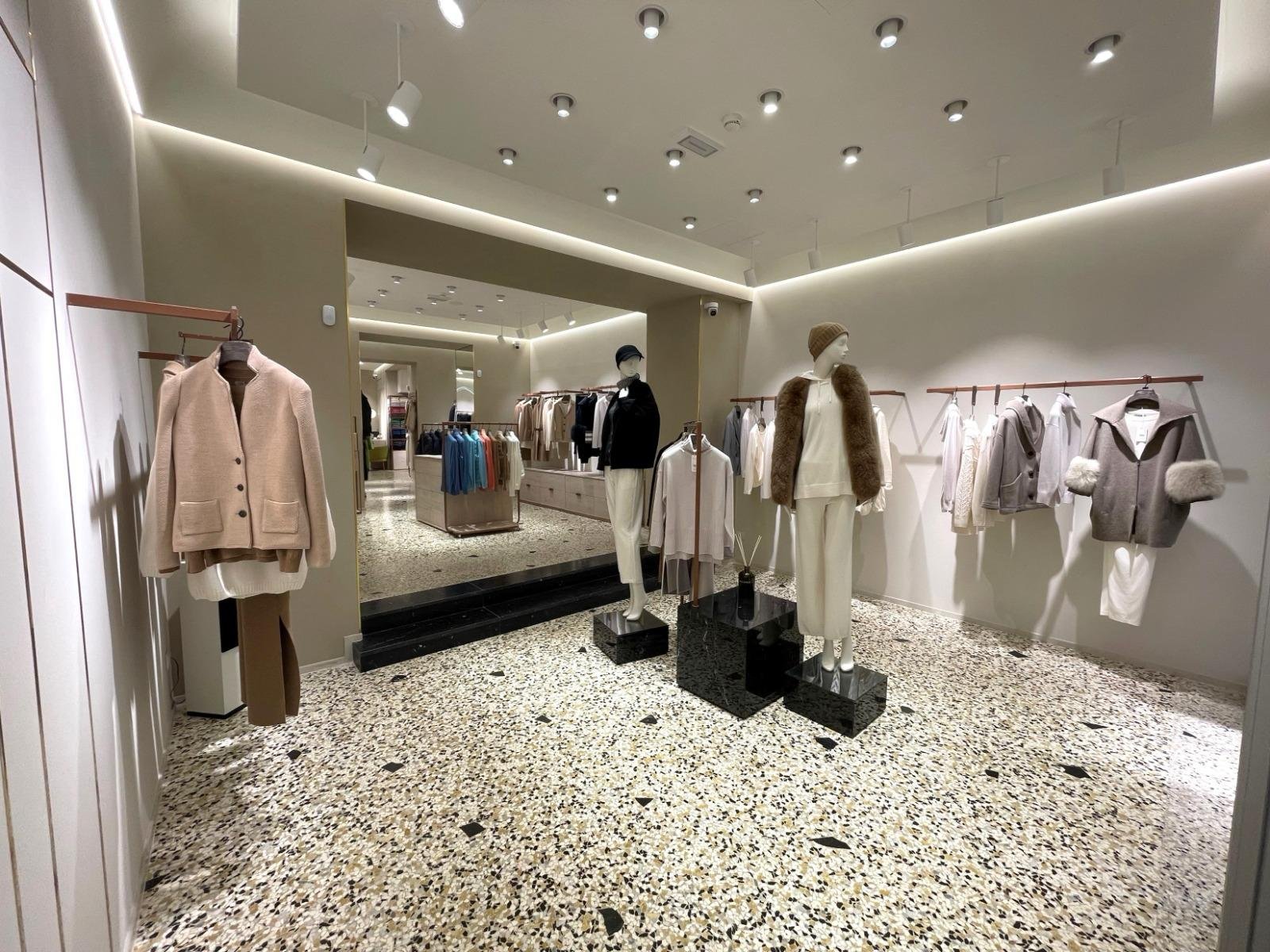 Negozio cashmere e abbigliamento Via dei Condotti, 51/52, ROMA | Falconeri